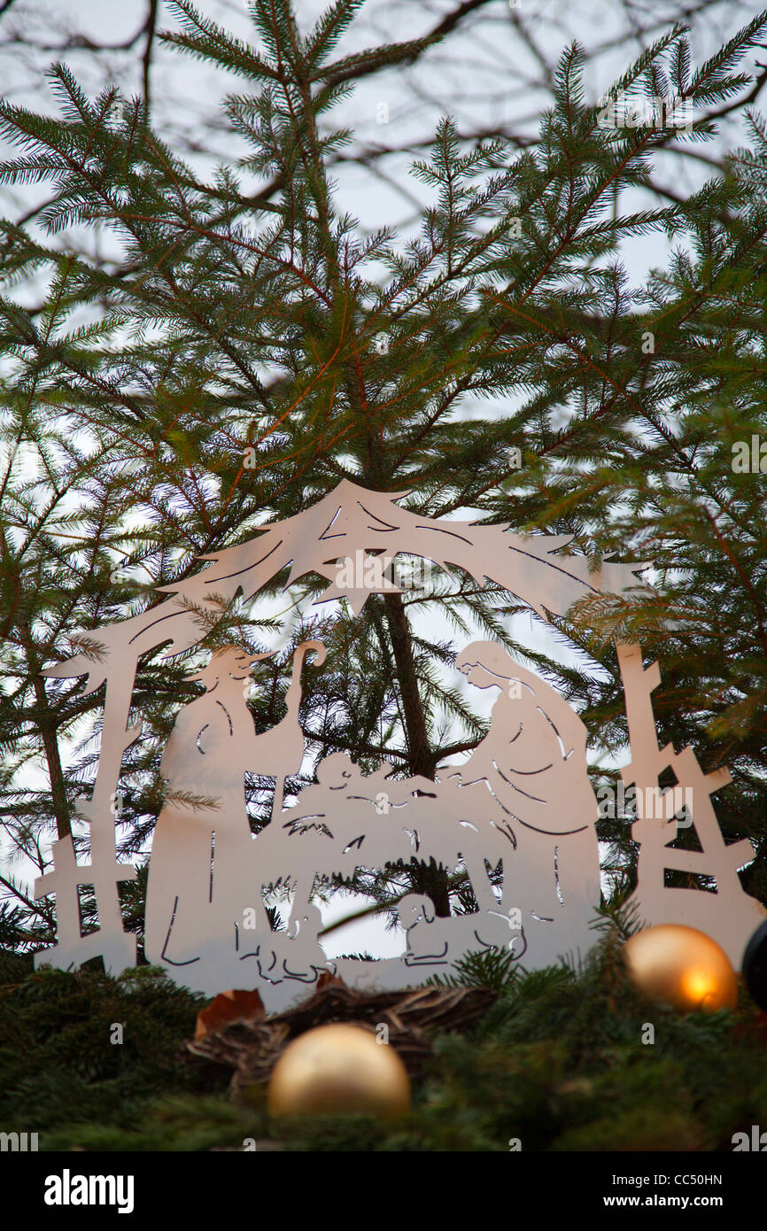 Paper manger cutout Stock Photo - Alamy