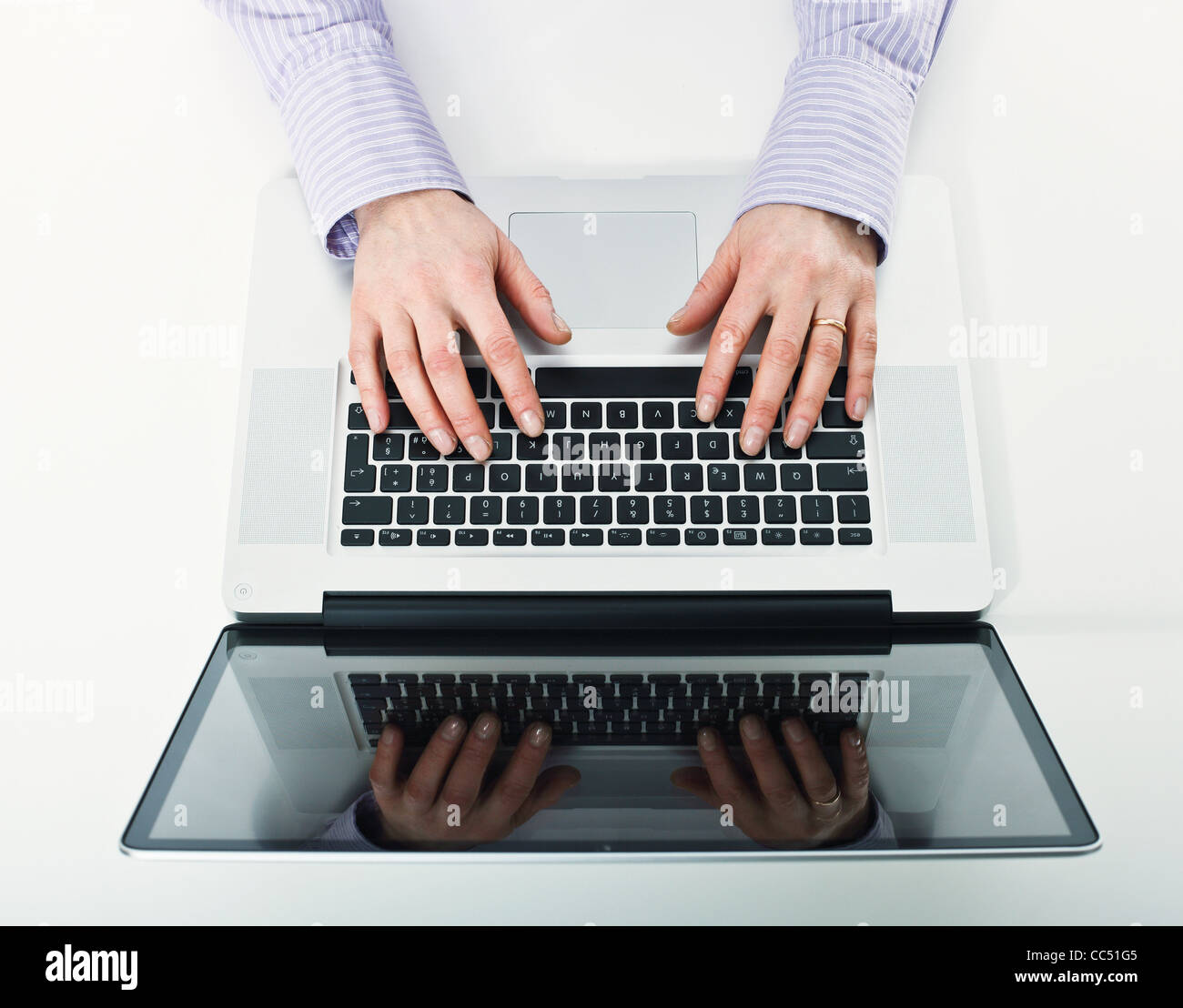 Woman notebook working on laptop hi-res stock photography and images ...