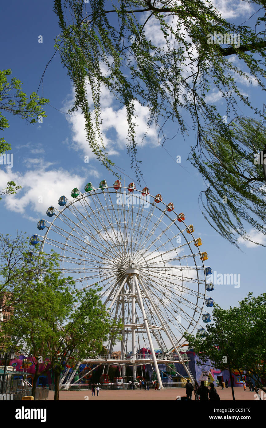 Giant ferris wheel in Shijingshan Amusement Park, Beijing, China Stock ...