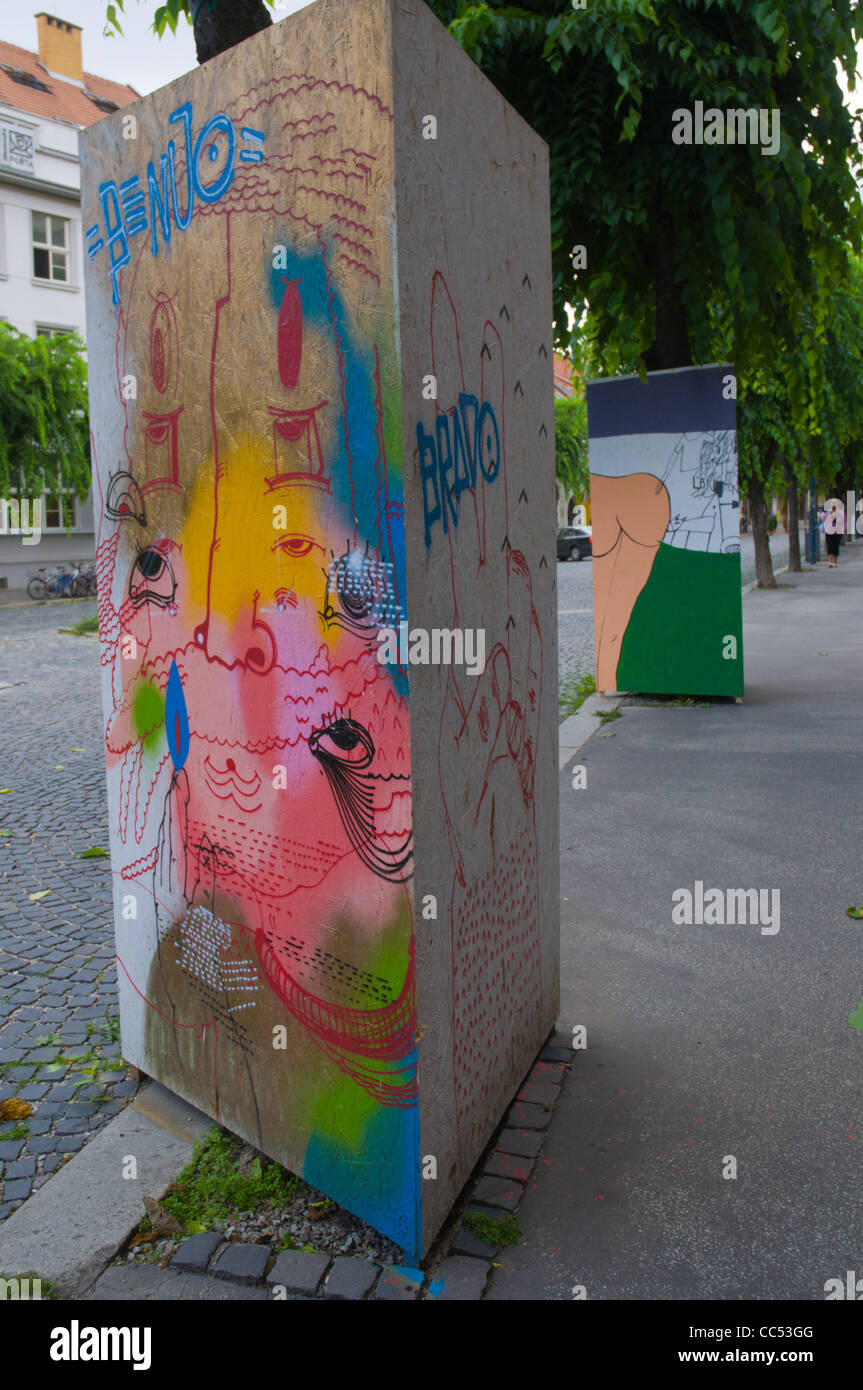 Square tree trunks hi-res stock photography and images - Alamy