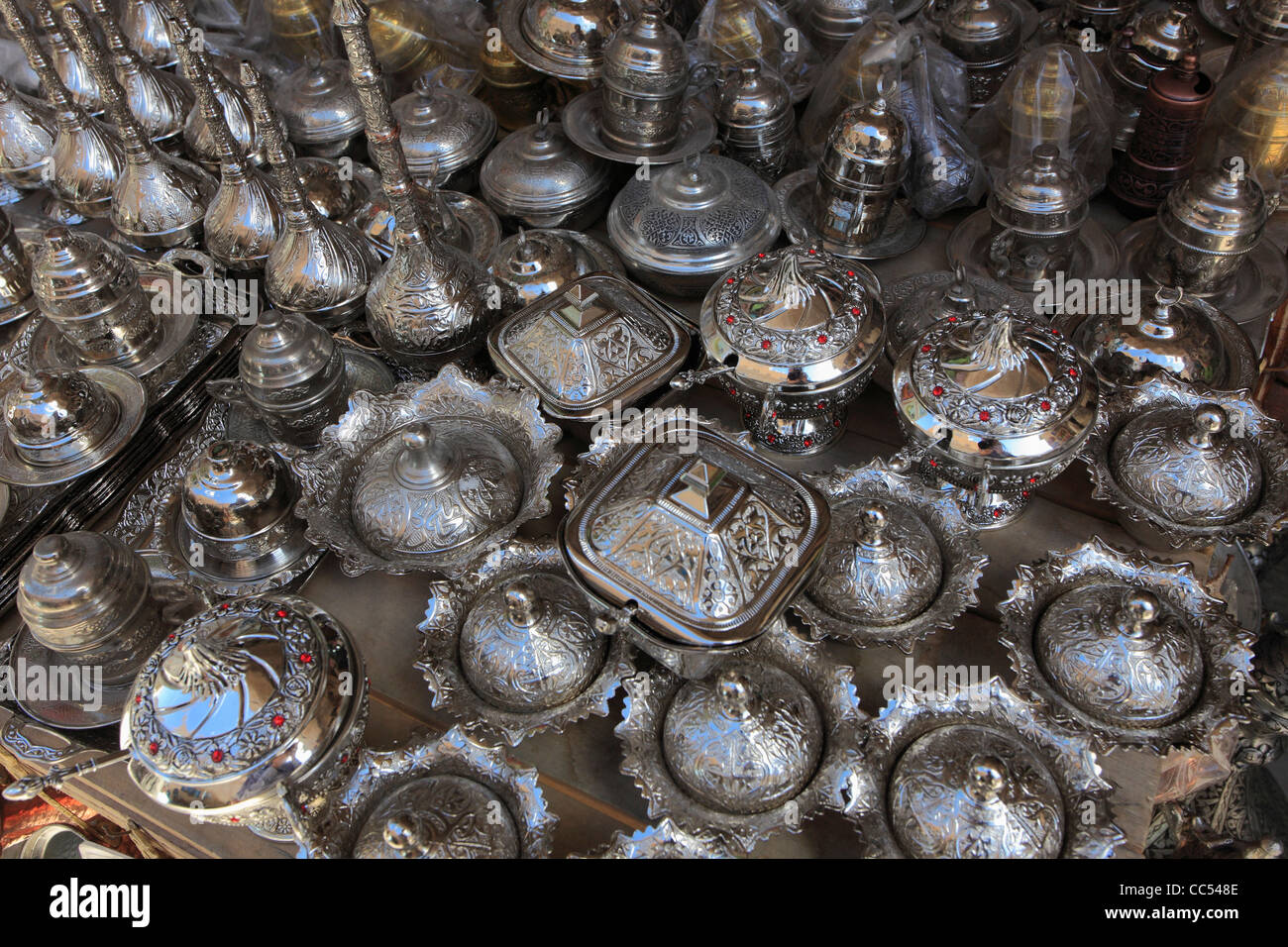 Turkey, Mardin, handicraft, metalware Stock Photo - Alamy