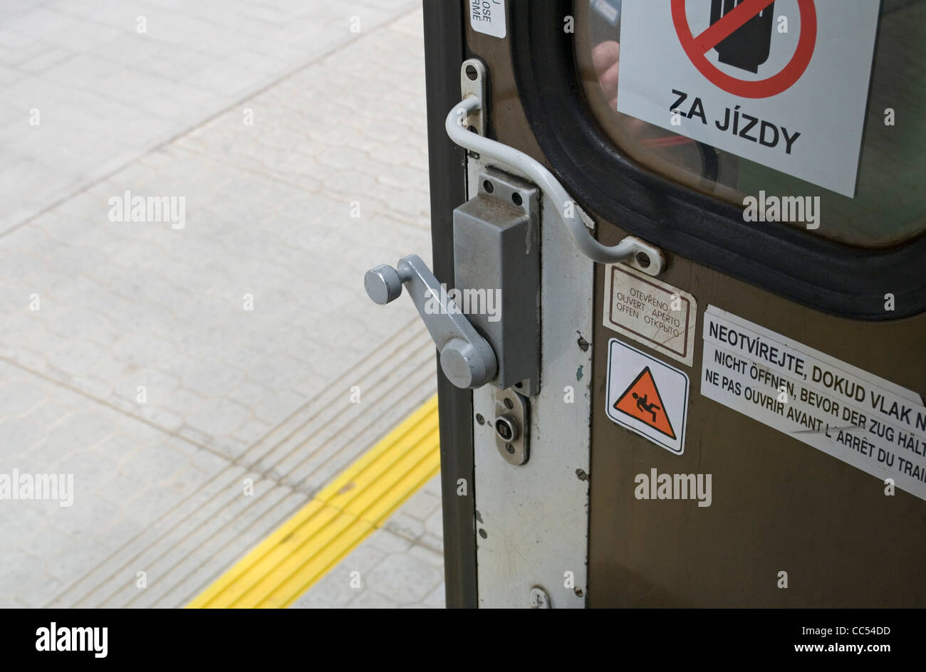 Open train door handle hi-res stock photography and images - Alamy