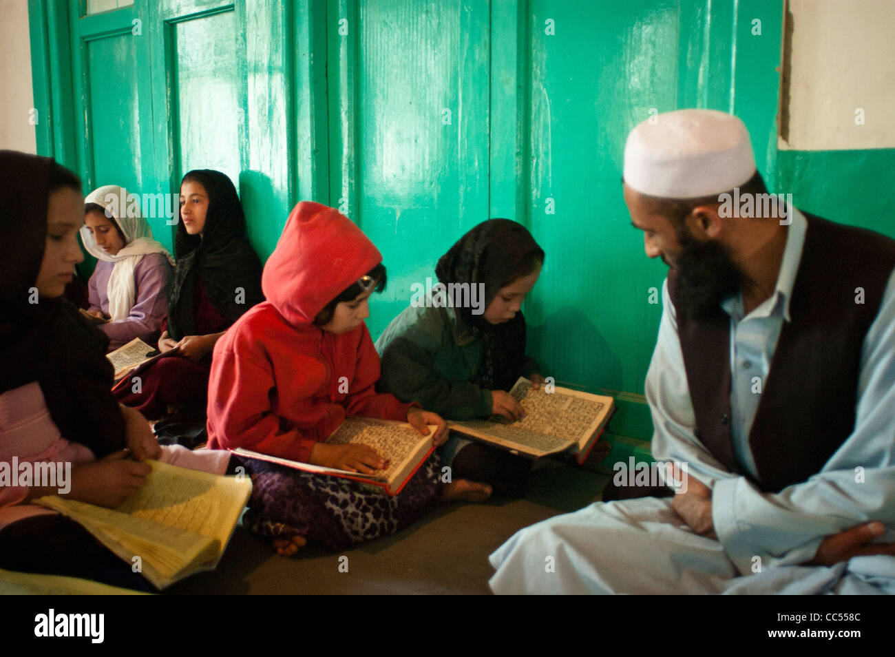 Madrasa afghanistan hi-res stock photography and images - Alamy