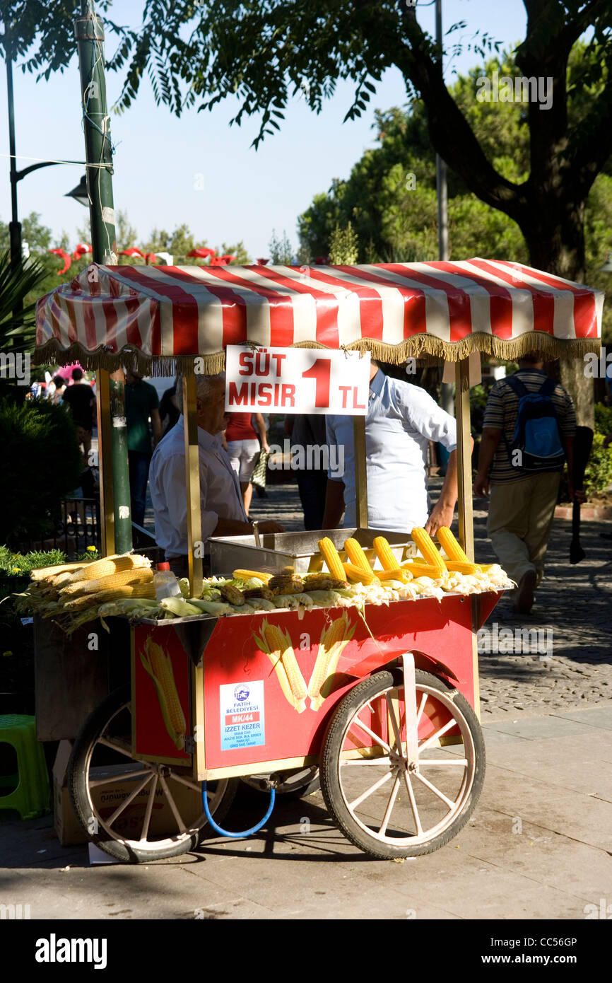 Corn cob stand hi-res stock photography and images - Alamy