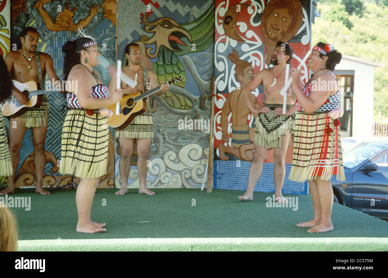 New Zealand Rotorua Whakarewarewa Maori Village Cultural Performance ...