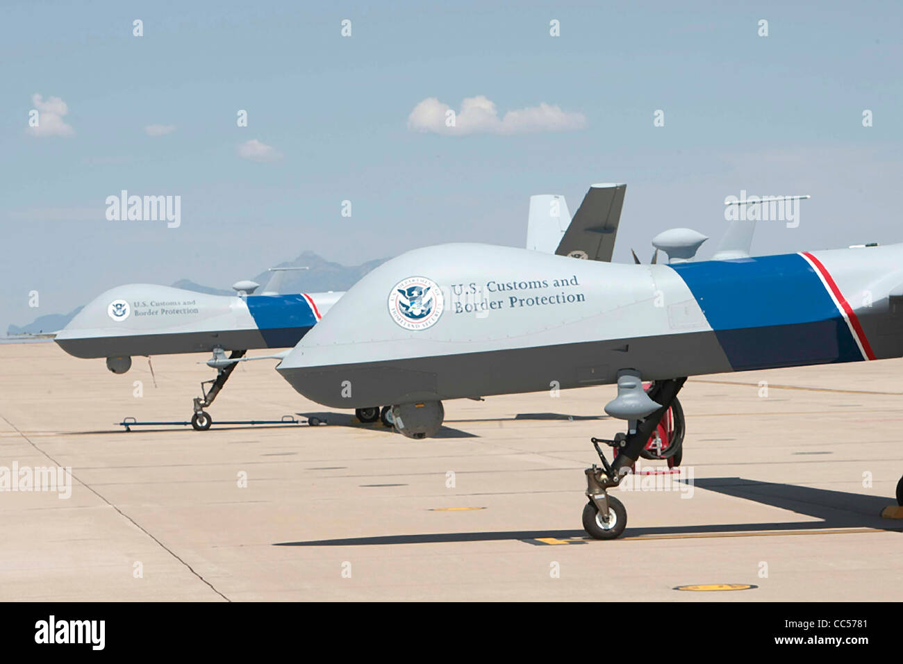 Us customs border drone hi-res stock photography and images - Alamy