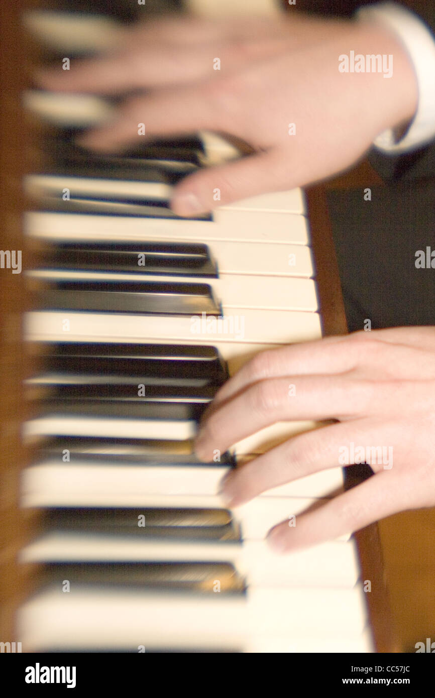 Man Piano High Resolution Stock Photography and Images - Alamy