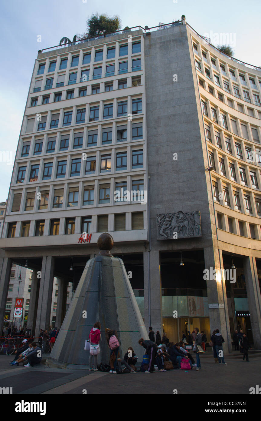 Piazza San Babila square centro storico central Milan Lombardy region ...