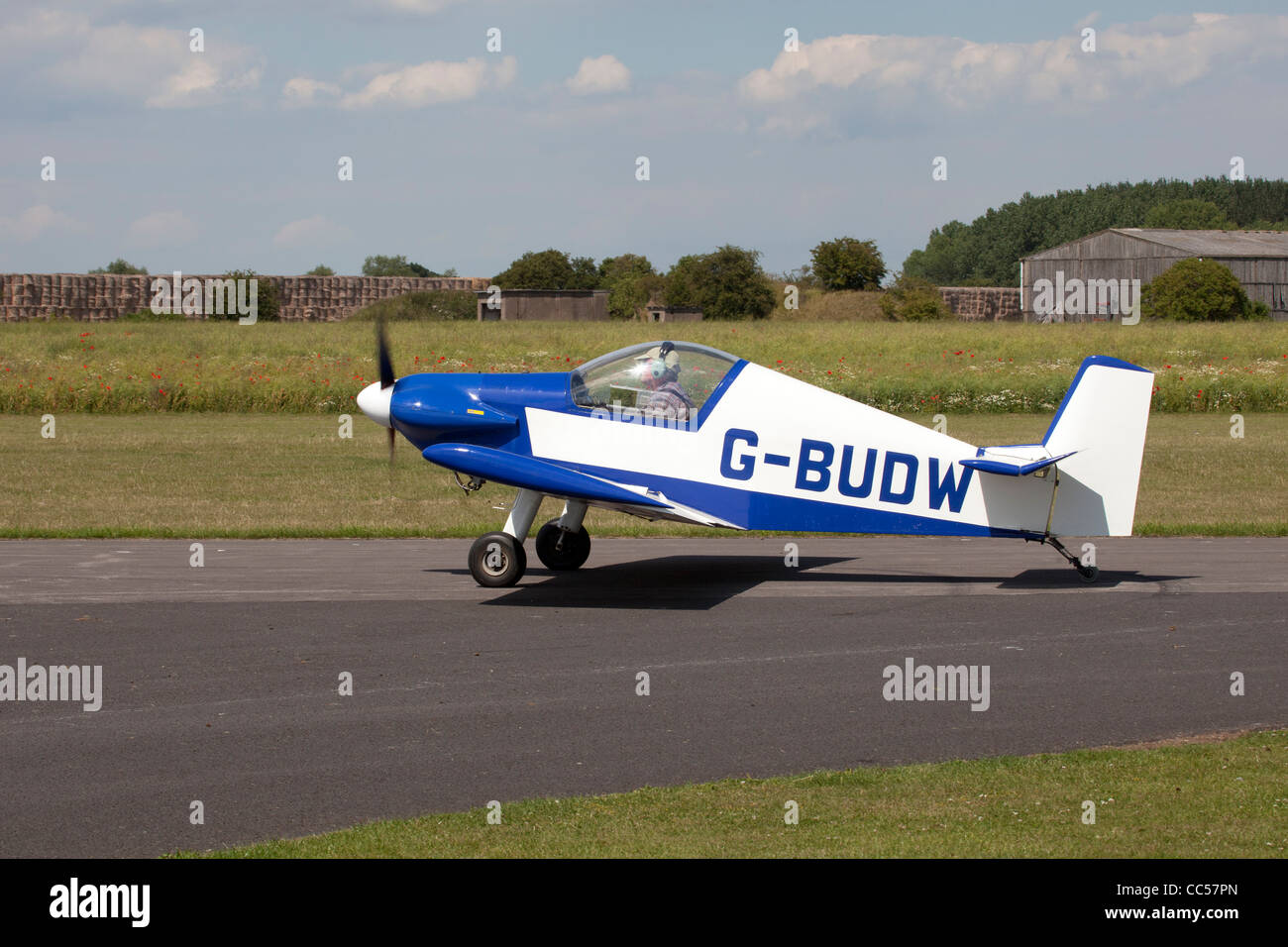 Colibri MB2 G-BUDW taxiing at Breighton Airfield Stock Photo - Alamy