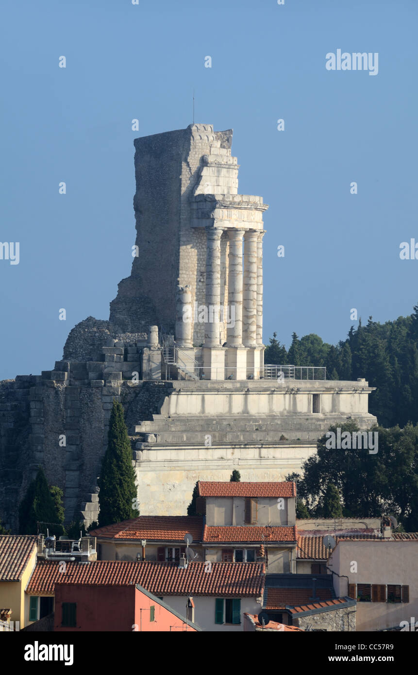 Classical monument hi-res stock photography and images - Alamy