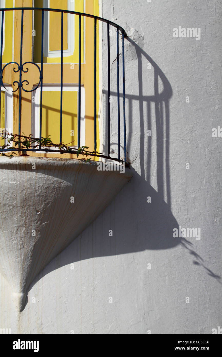 Iron balcony railing hi-res stock photography and images - Alamy