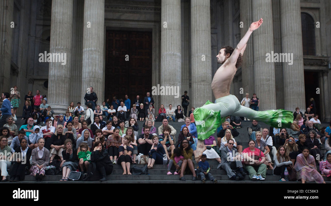 Rambert Dance perform in front of St Paul's Cathedral, City of London ...