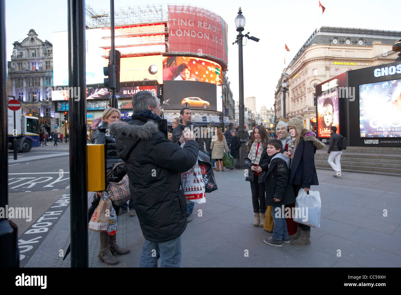 English british pose posing hi-res stock photography and images - Alamy