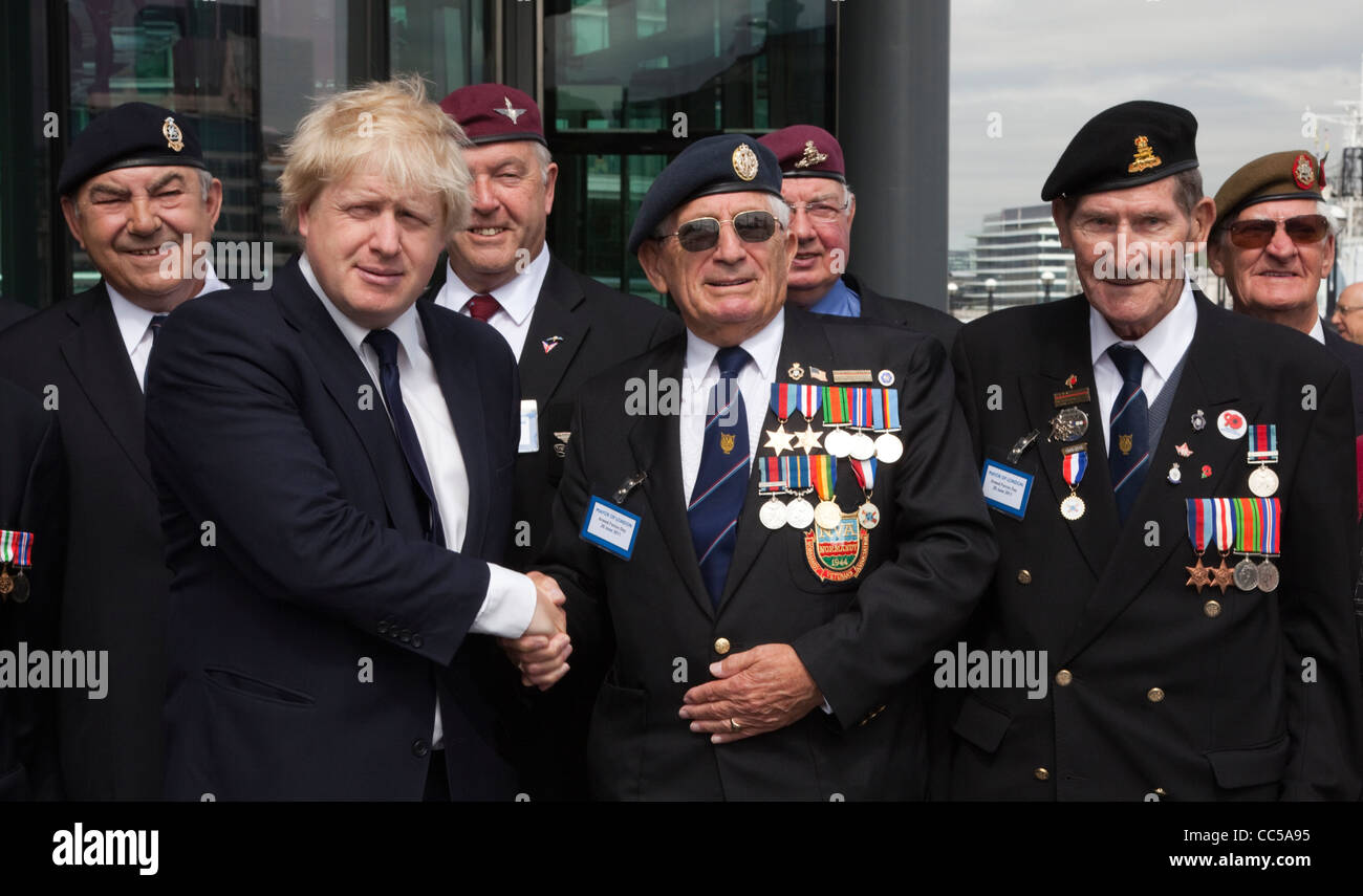 London Mayor Boris Johnson meets World War II veterans on Armed Forces ...