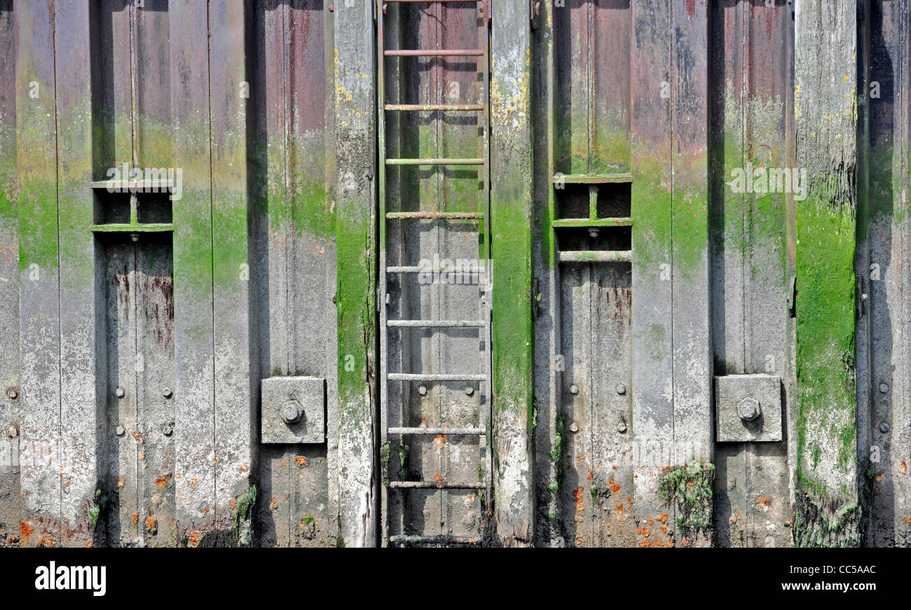 Naval shipyards hi-res stock photography and images - Alamy