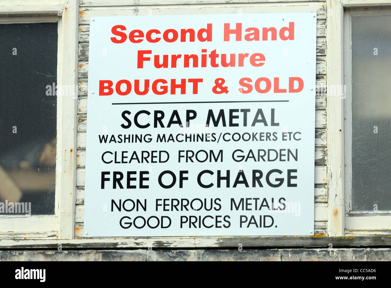 Scrap metal sign hi-res stock photography and images - Alamy