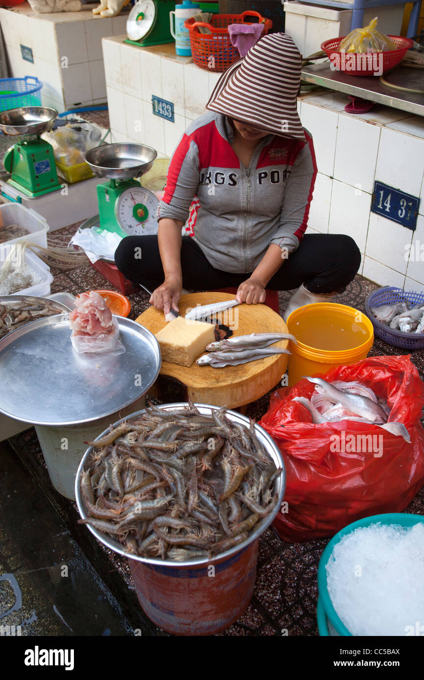 Fishmonger cho ben thanh market hi-res stock photography and images - Alamy