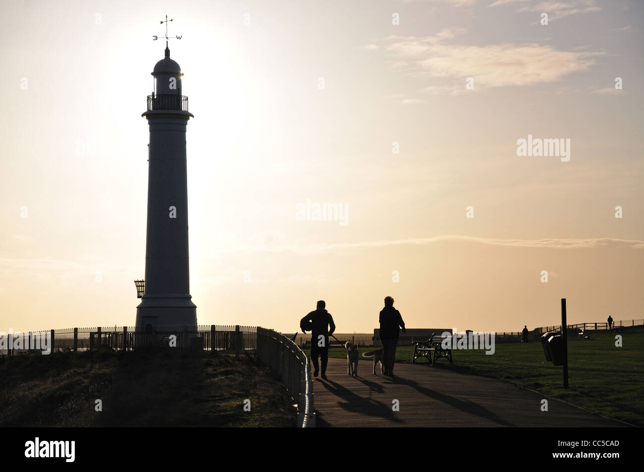 Meik's Cast Iron Lighthouse and promenade at sunset, Seaburn ...