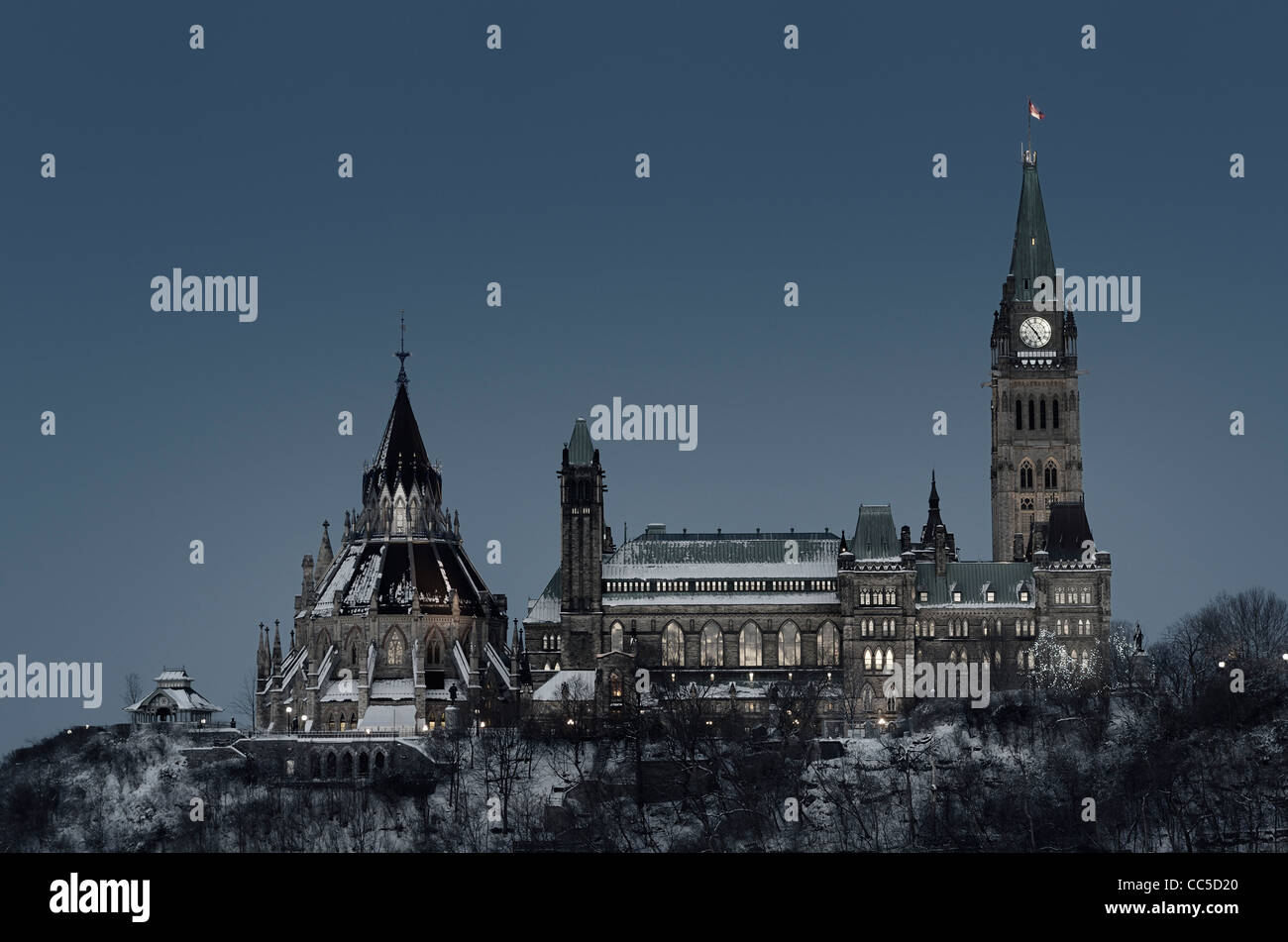 Center Block and library of Parliament Hill Federal Government ...
