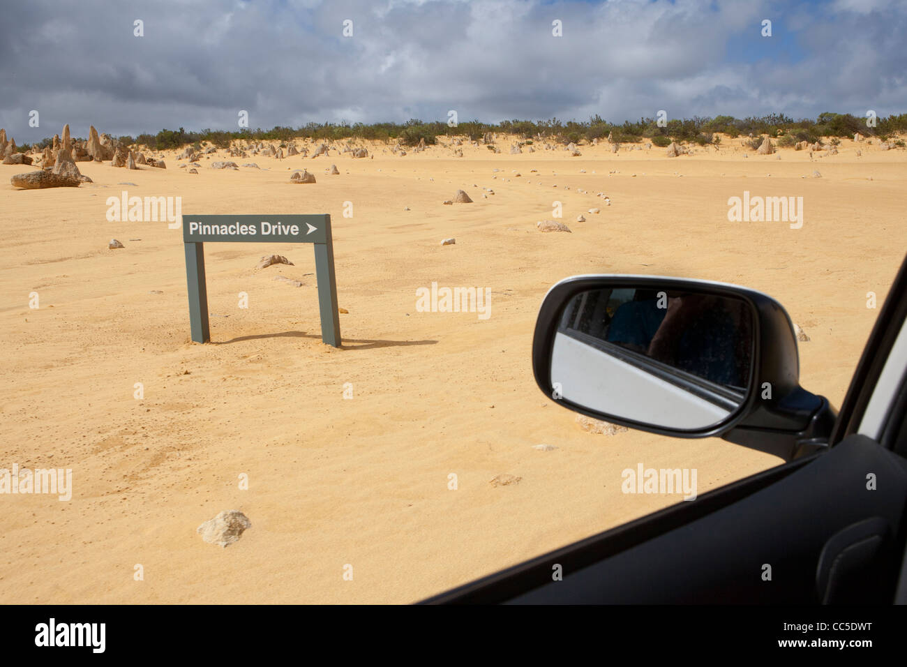 The Pinnacles Desert on the 'Indian Ocean Drive', Western Australia ...