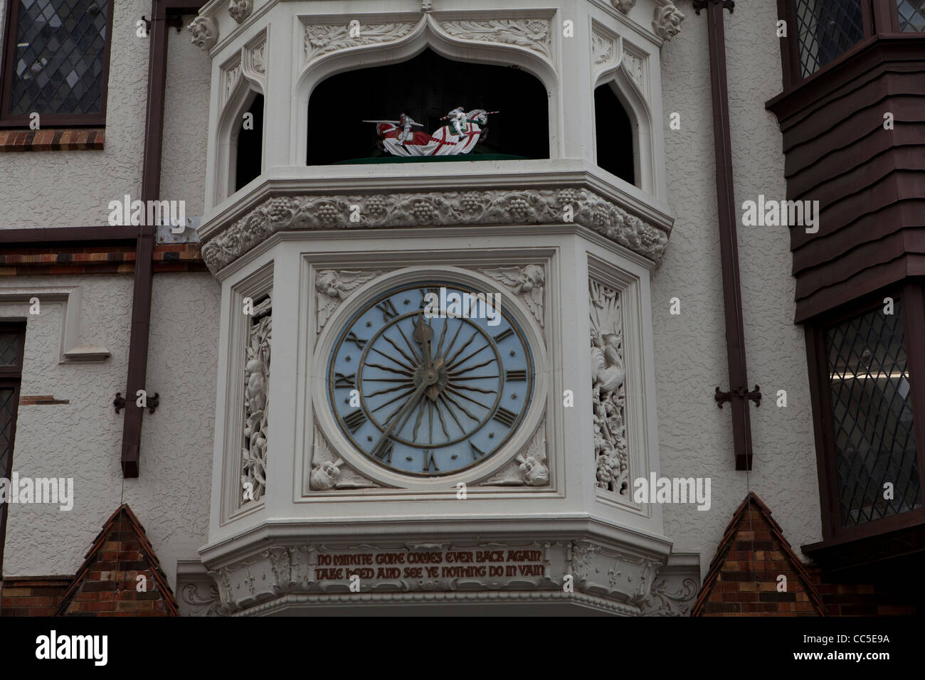 London court shopping mall perth hi-res stock photography and images ...