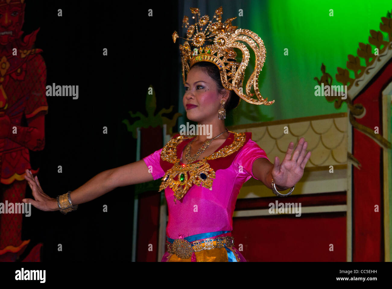 Dancer in traditional Thai classical dance costume, Phuket, Thailand ...