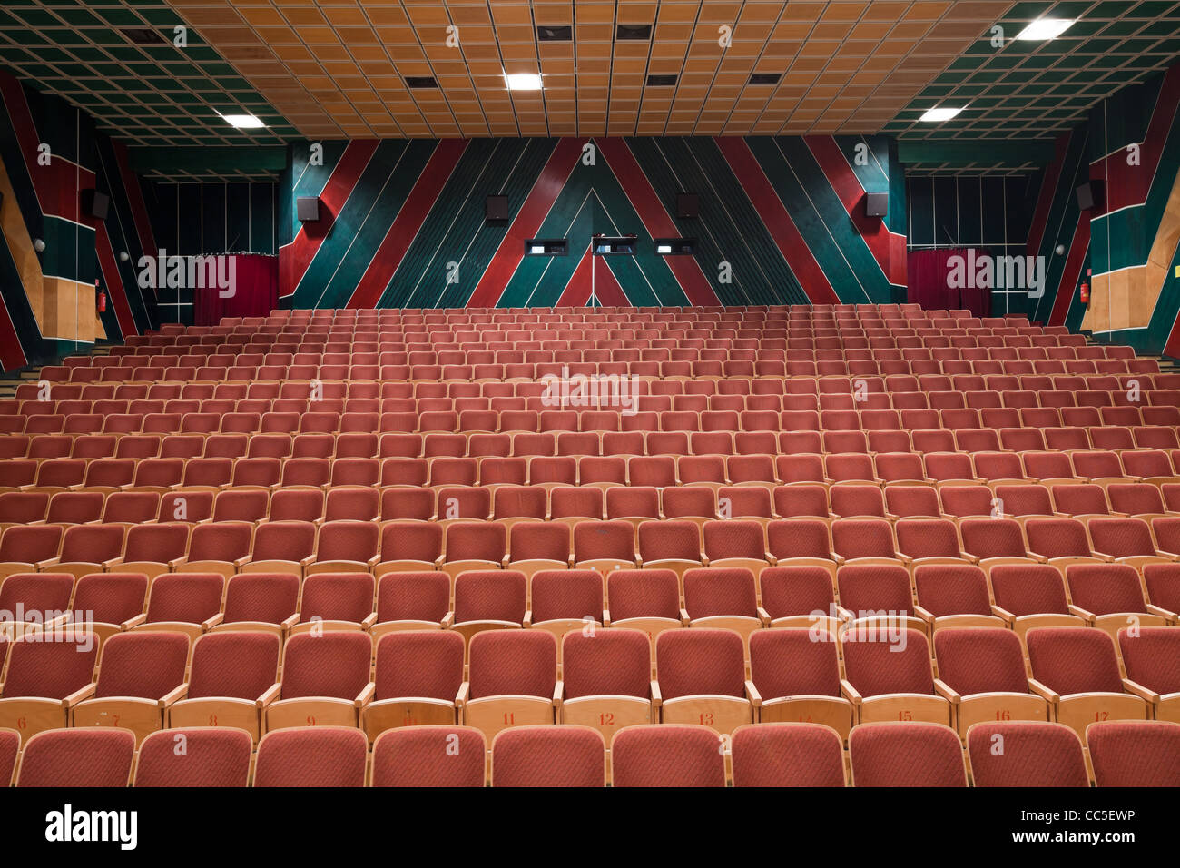 Platform stage theater hi-res stock photography and images - Alamy