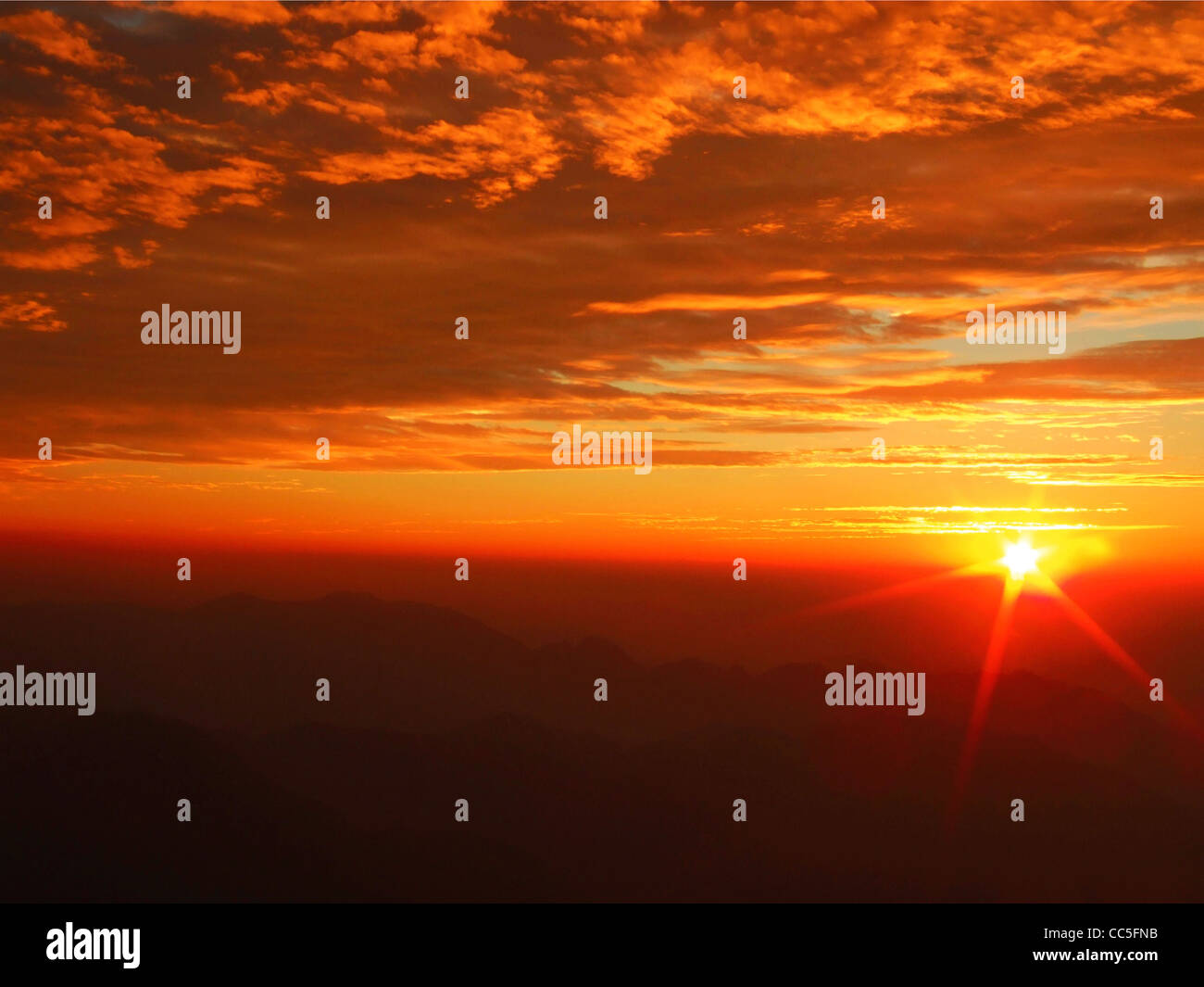 Jinji Mountain at sunset, Ningbo, Zhejiang , China Stock Photo - Alamy