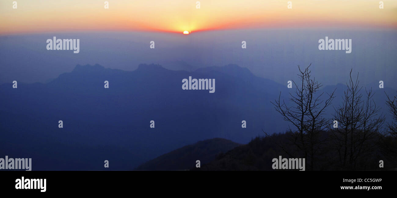 Wuling mountain range hi-res stock photography and images - Alamy