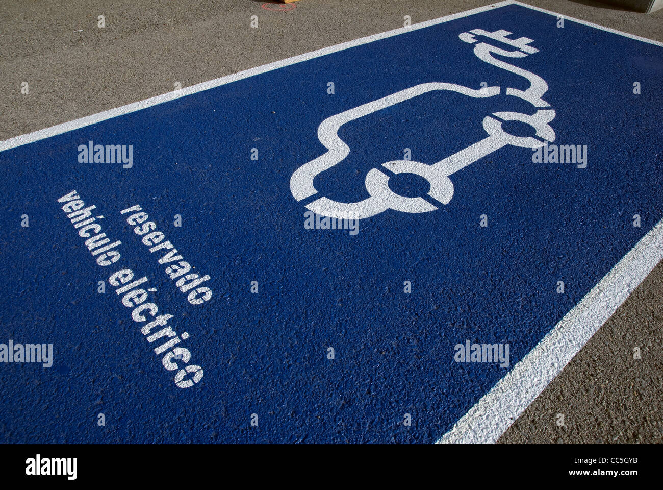 electric car sign Stock Photo - Alamy
