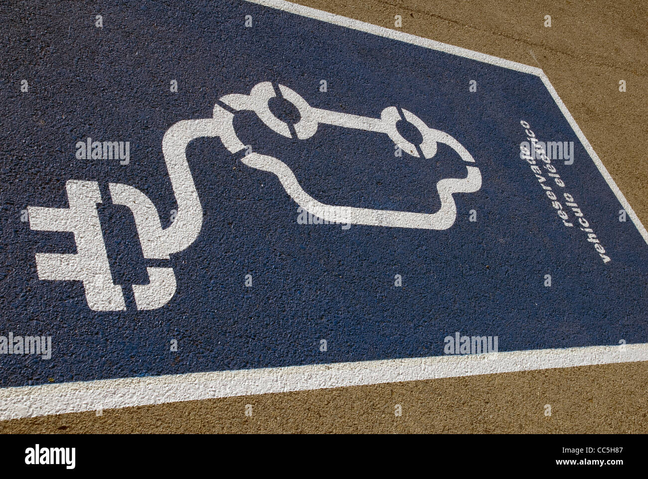 electric car sign Stock Photo - Alamy