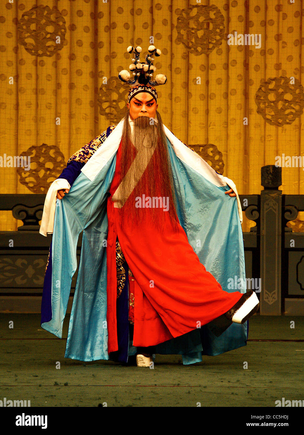 Male Peking opera performer, Beijing, China Stock Photo - Alamy