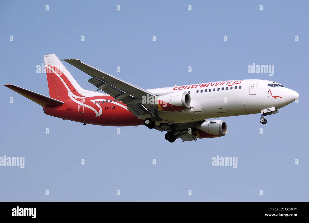 The Boeing 737-300 (SP-LME) of Centralwings lands at London Gatwick ...
