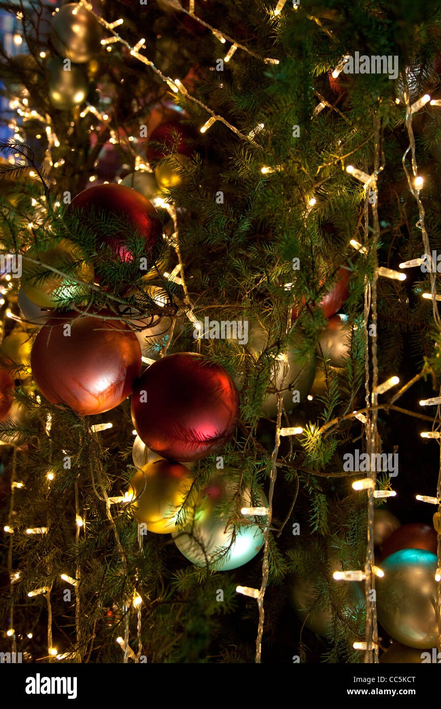 Large xmas tree hi-res stock photography and images - Alamy