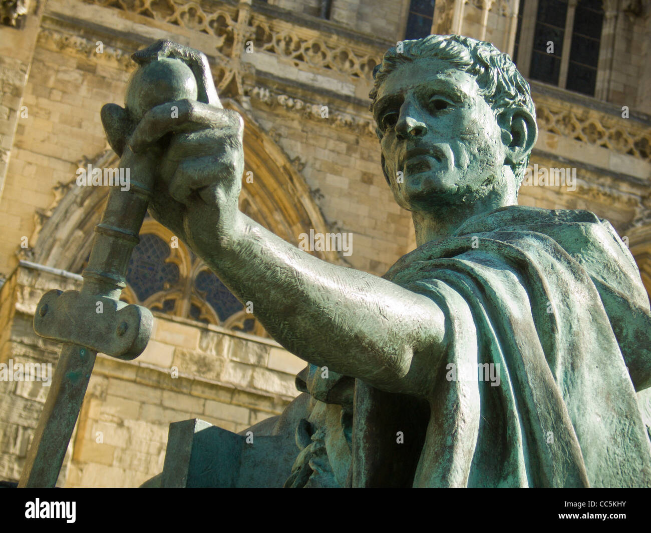 Emperor statue britain hi-res stock photography and images - Alamy
