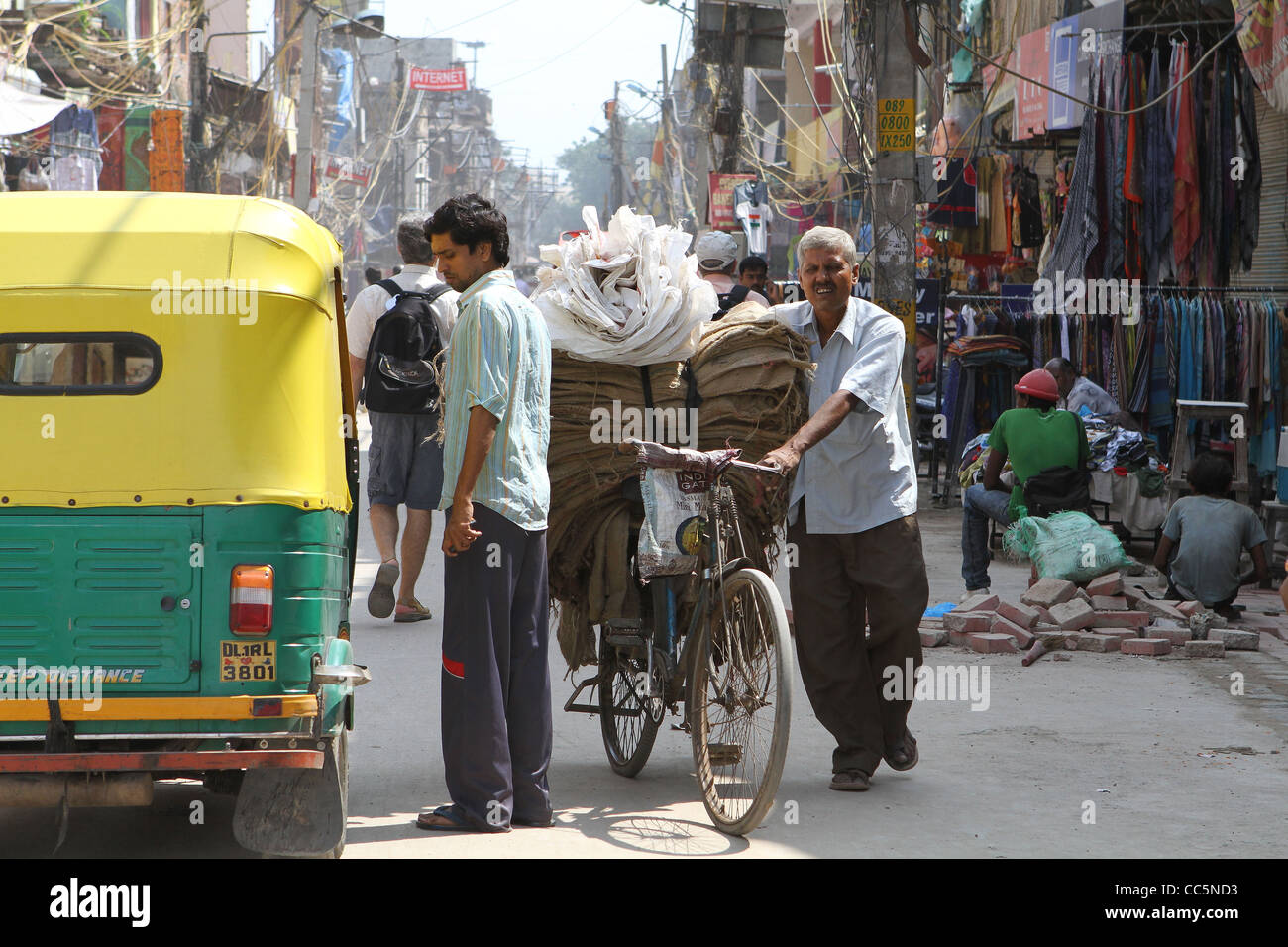Heavy load hi-res stock photography and images - Alamy