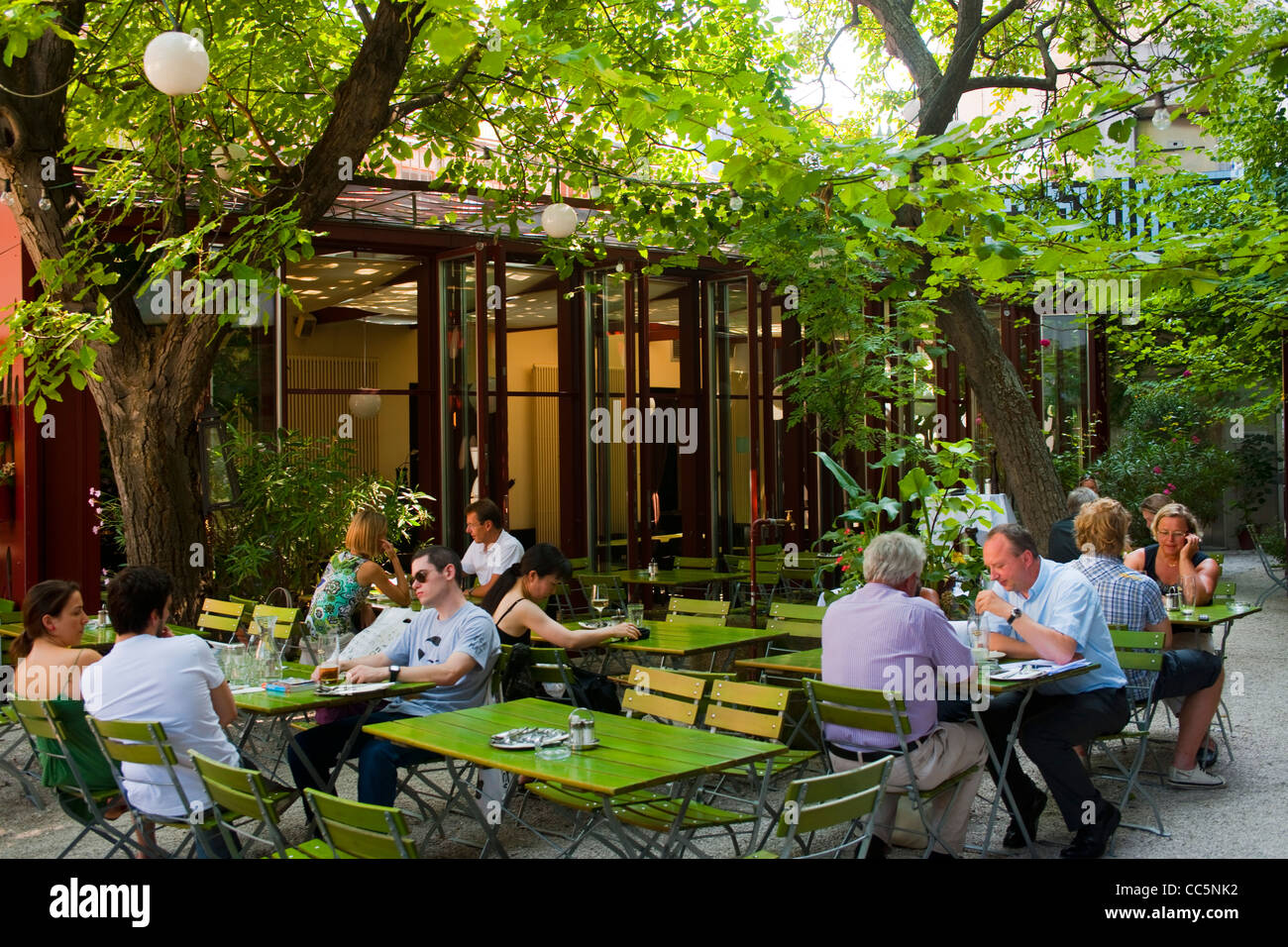 Wien Restaurant Beisl High Resolution Stock Photography and Images - Alamy