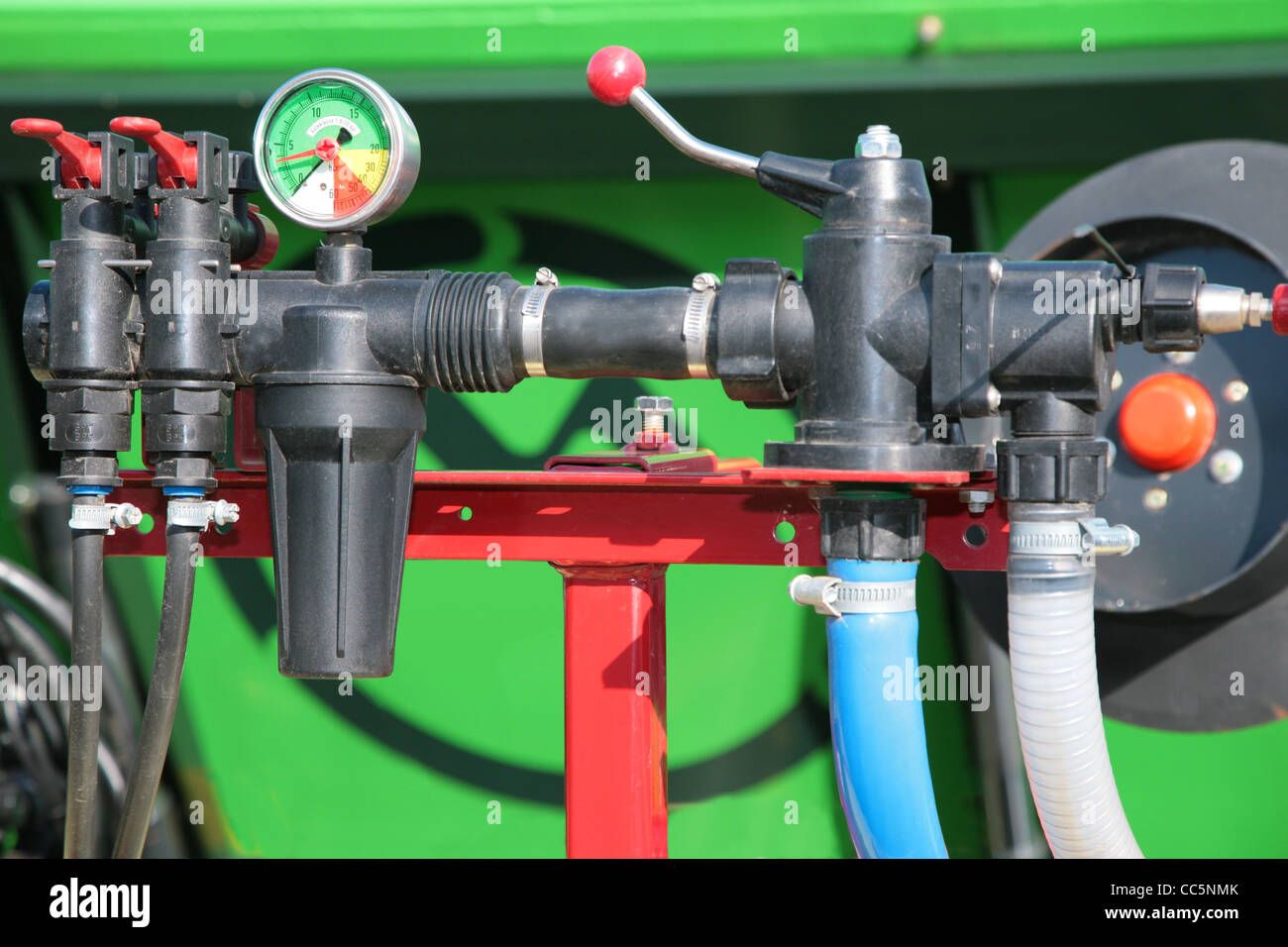 Hydro pneumatic hi-res stock photography and images - Alamy
