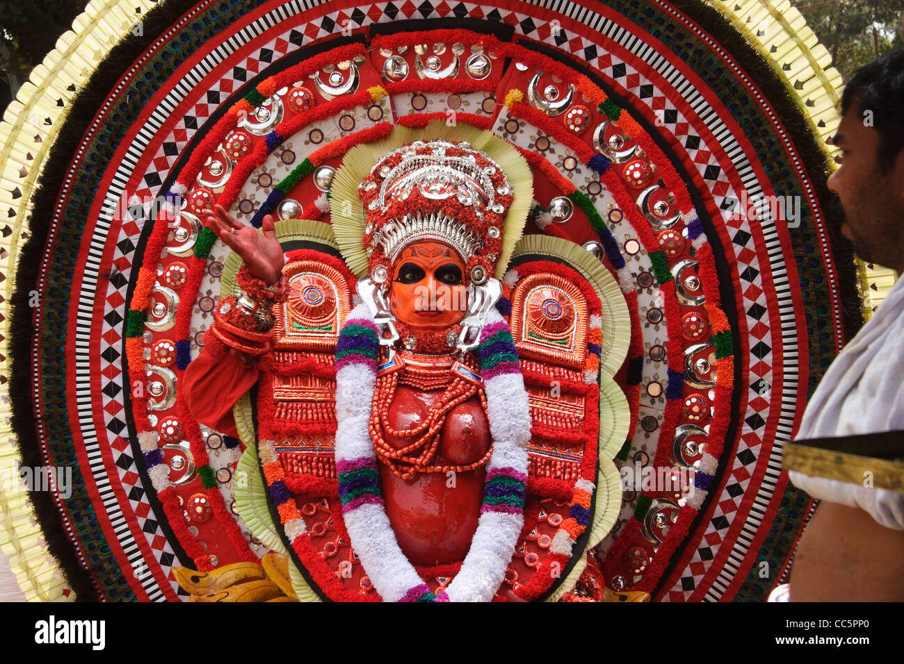 Theyyam kerala hi-res stock photography and images - Alamy