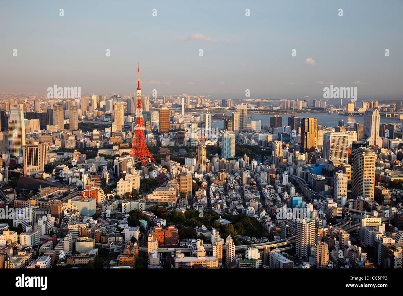 Tokyo city skyline japan hi-res stock photography and images - Alamy