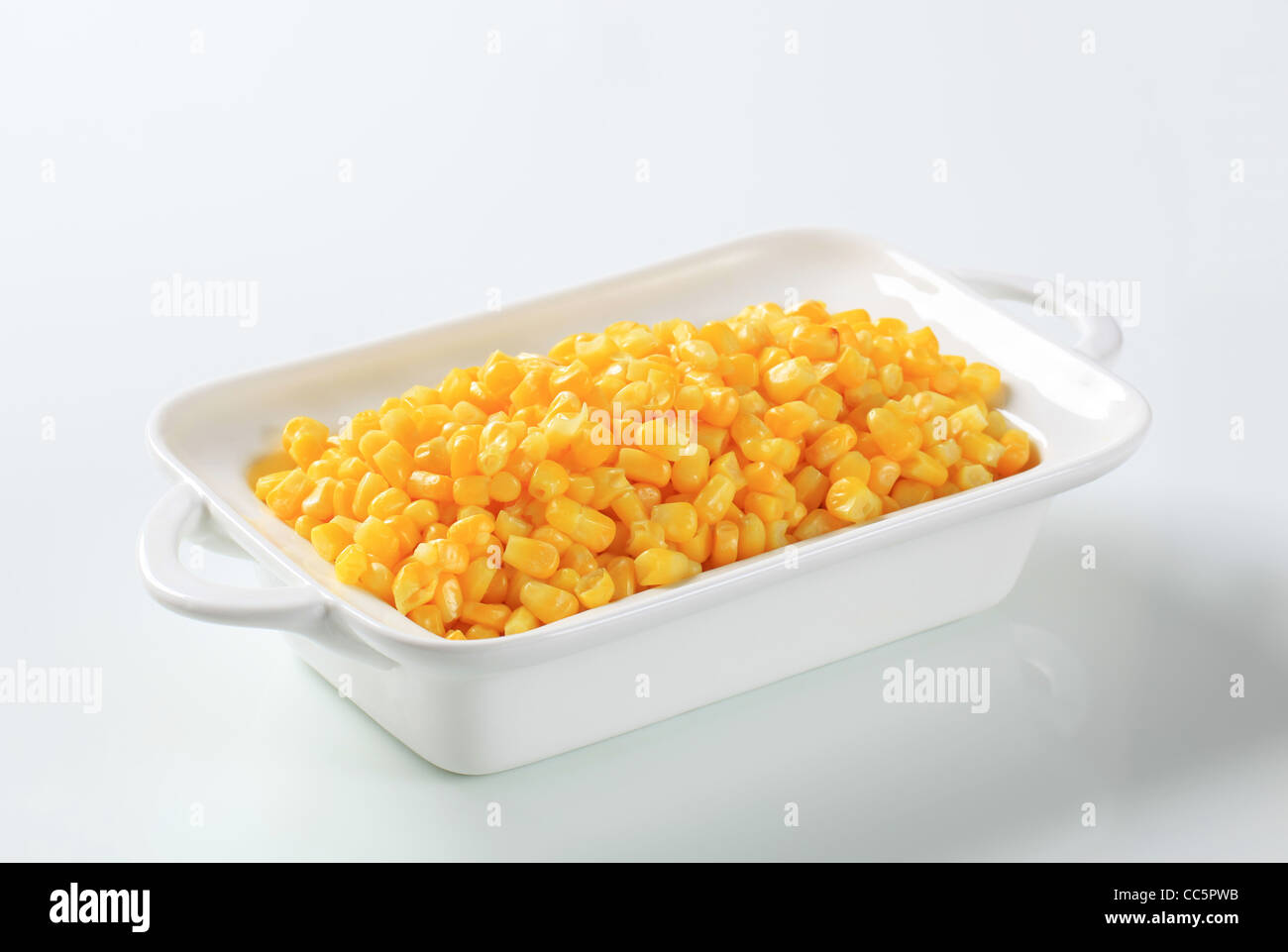 Sweet corn kernels in a porcelain dish Stock Photo - Alamy