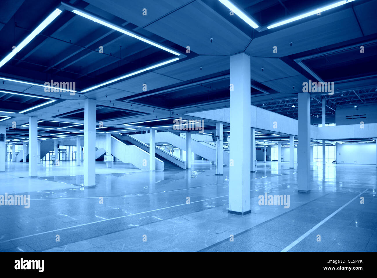 Stair hall with columns hi-res stock photography and images - Alamy