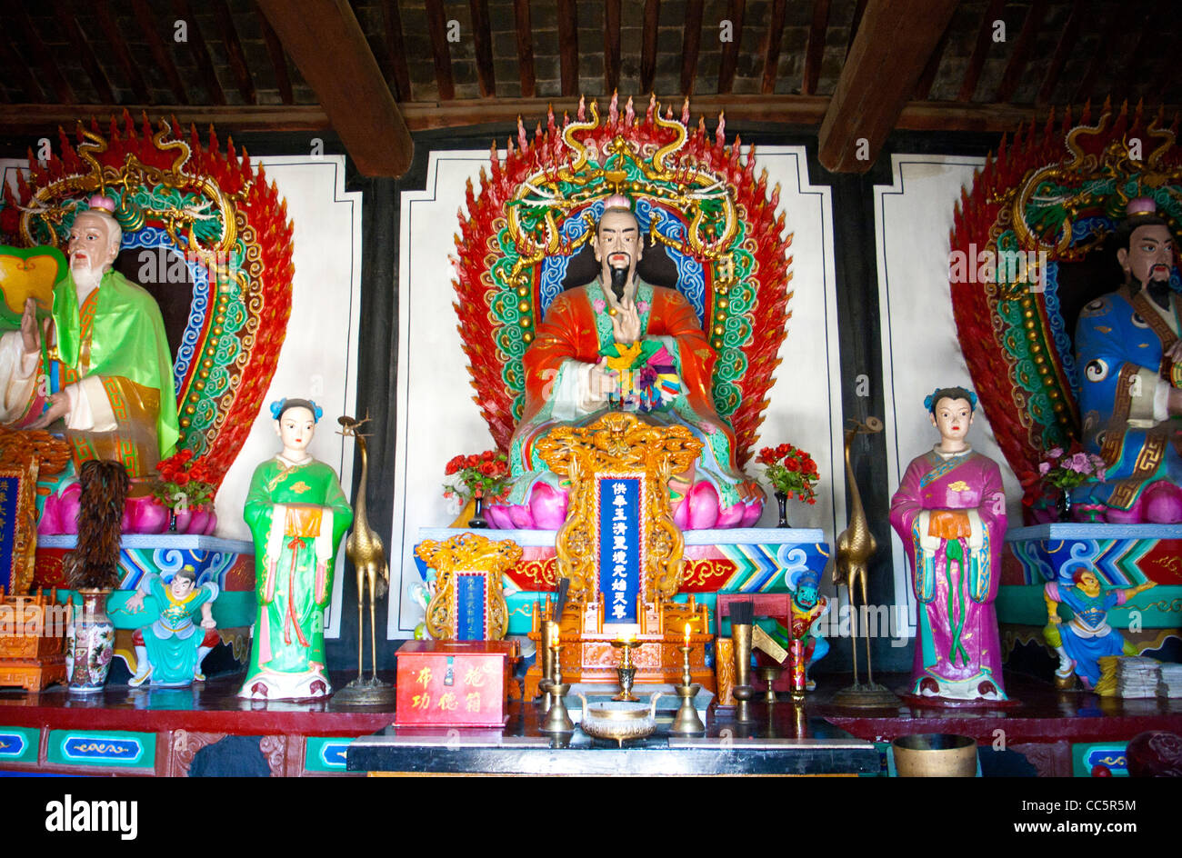 Taoist statues hi-res stock photography and images - Alamy