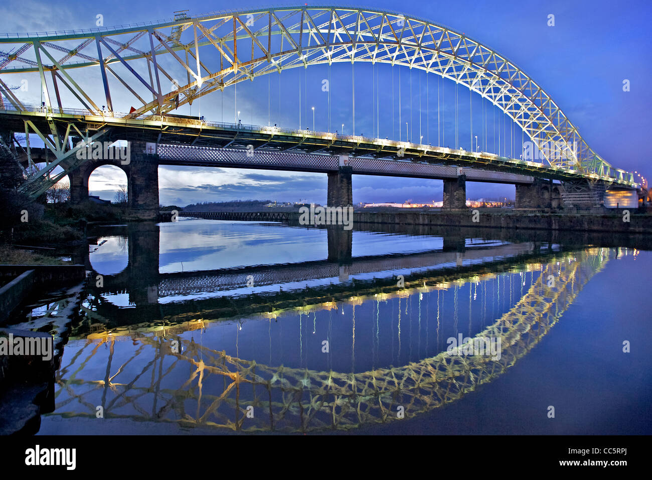 The Queensway bridge over the river Mersey between Runcorn and Widnes ...