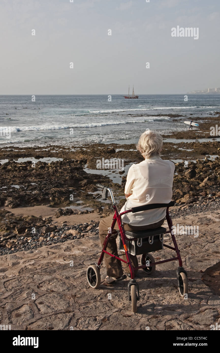 Walking frame hi-res stock photography and images - Alamy