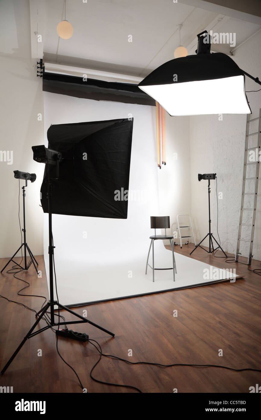 Photographic studio interior Stock Photo - Alamy