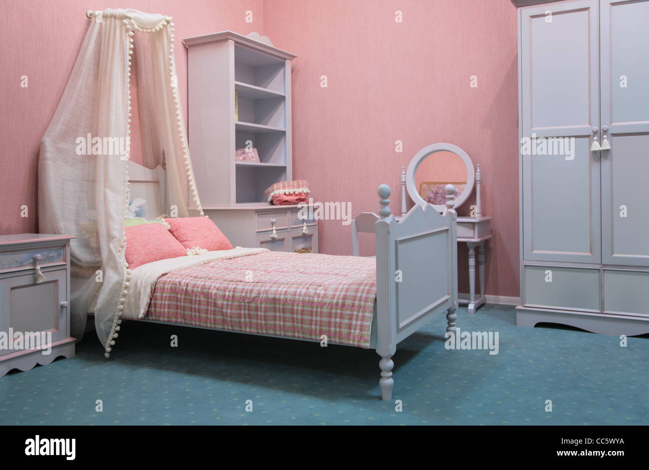 Old fashioned bedroom hi-res stock photography and images - Alamy