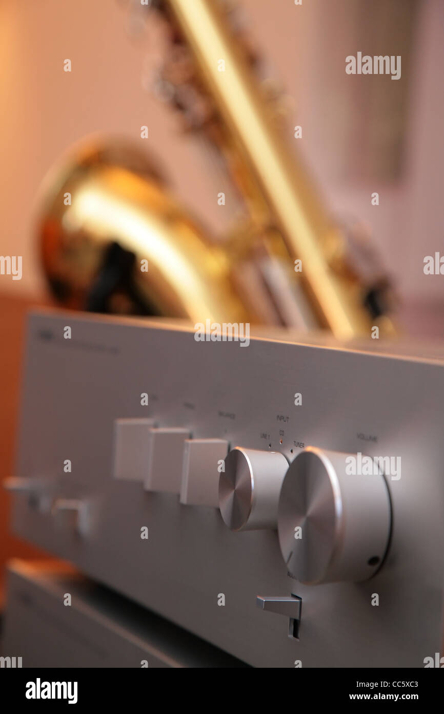 Hifi amplifier hi-res stock photography and images - Alamy