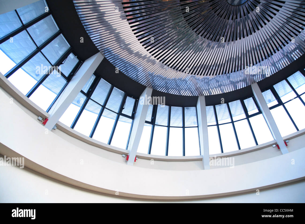 Metal support frame roof glazing hi-res stock photography and images ...