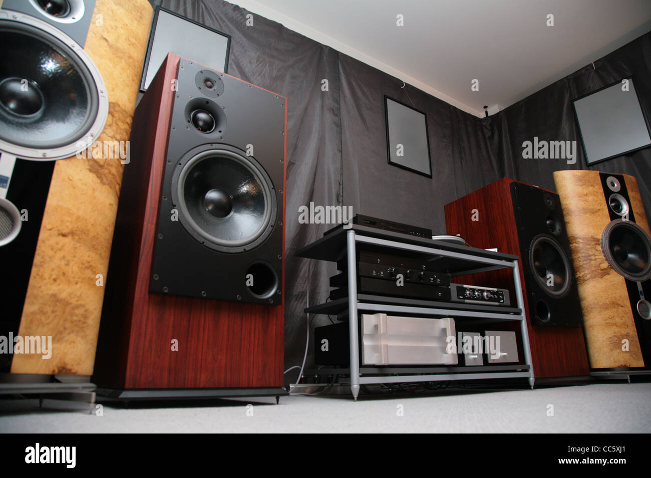 System amplifier hi-res stock photography and images - Alamy
